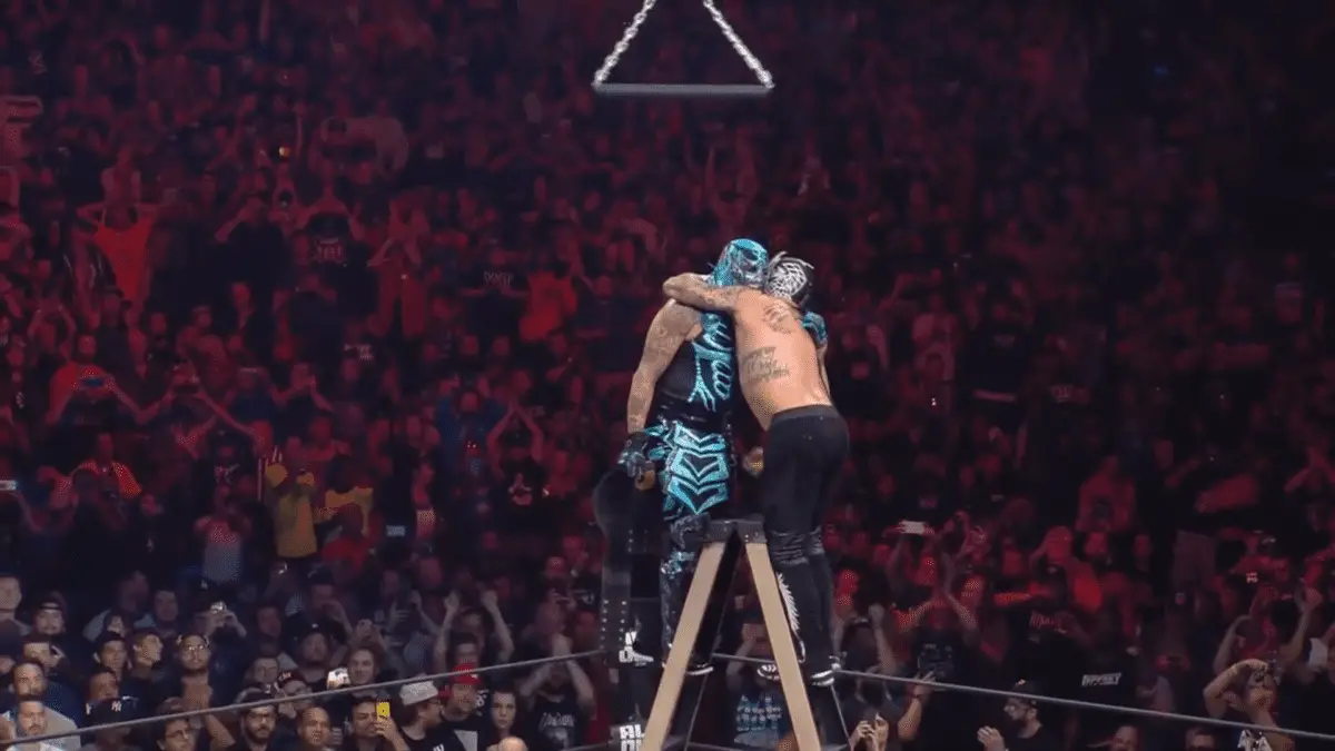 AEW All Out 2019: Lucha Bros Beat Young Bucks, LAX Debuts - ITN WWE AEW All Out 2019: Lucha Bros Beat Young Bucks, LAX Debuts - ITN WWE